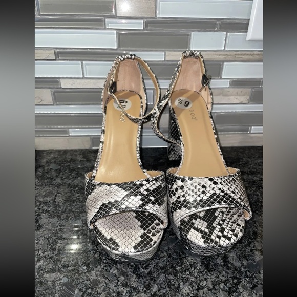 BAMBOO | Shoes | Bamboo Snake Print Open Toe Platform Heels | Poshmark